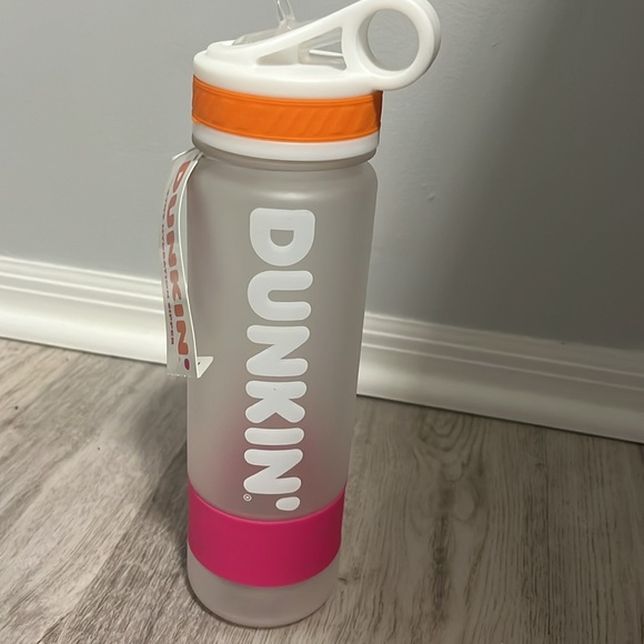 Dunkin Donuts | Dining | Nwt 220 Dunkin Donuts 27 Ounce Hydration ...